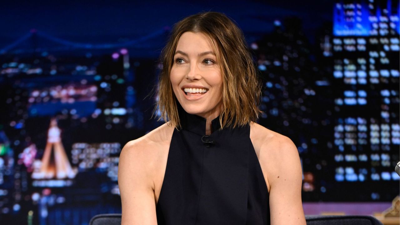 Jessica Biel's trainer reveals the simple exercises she 'sprinkled ...