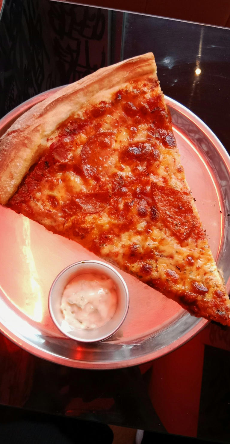 10 Popular U.S. Pizza Styles Organized By Regional Preference
