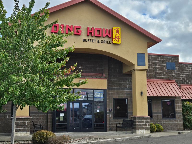 14 Oregon All-You-Can-Eat Buffets Where Coastal And Farm Flavor Share ...
