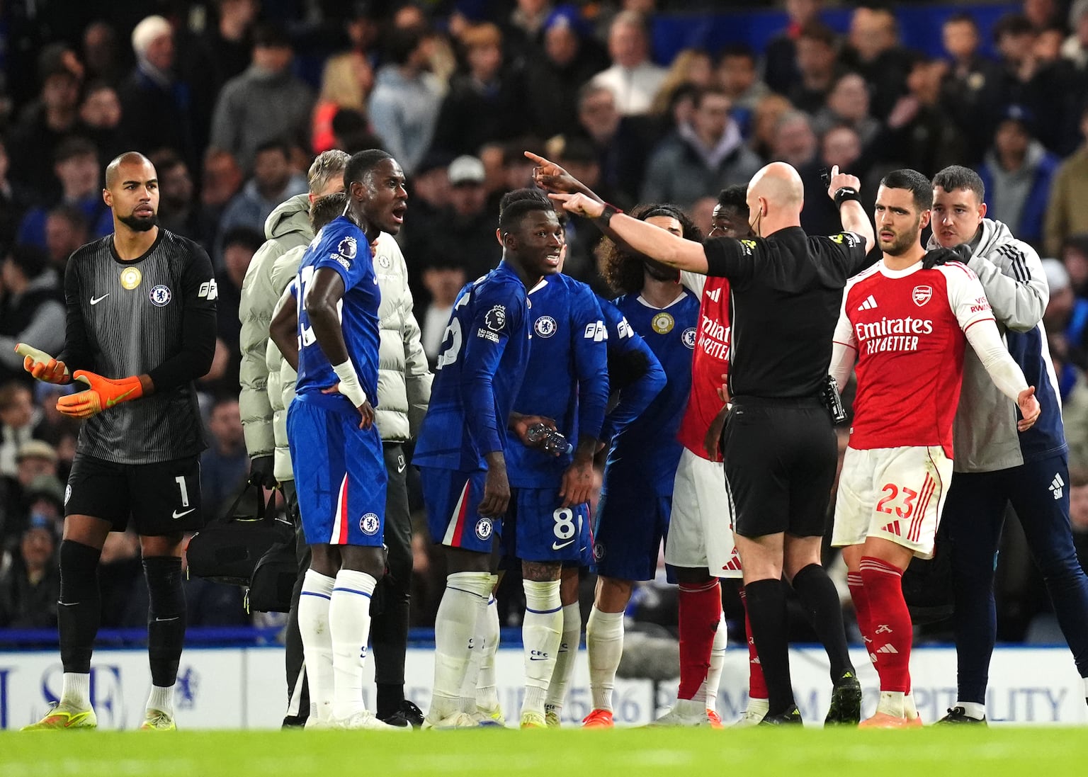 Enzo Maresca proud to have Chelsea compared to his character