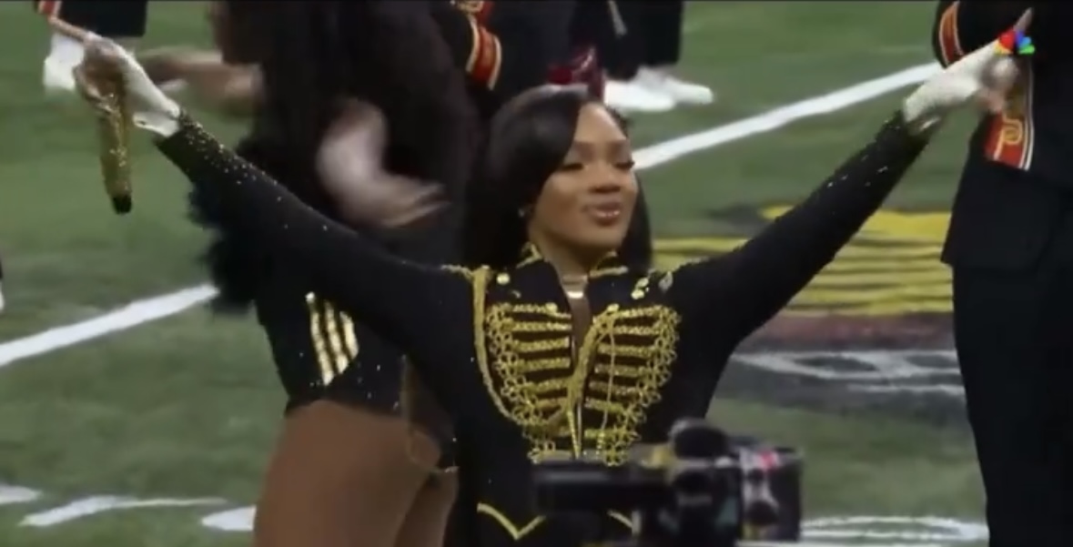 GloRilla performs at halftime show of Bayou Classic with Grambling ...