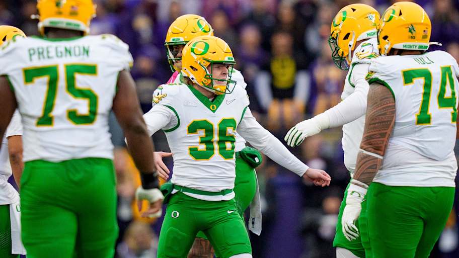 Shocking AP and Coaches Poll results boost Oregon toward great playoff spot