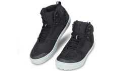 EIGER Perkenalkan Sepatu Mid-Cut Ares Warna Hitam, Kombinasi Gaya ...