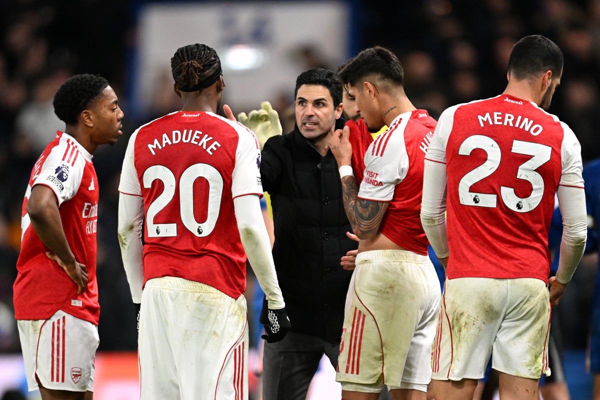 Arsenal held to draw against 10-men Chelsea at Stamford Bridge