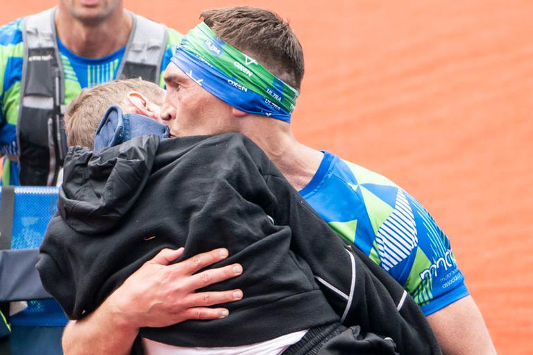 Rob Burrow's widow 'absolutely' backs Daily Star's 'Sir' Kevin Sinfield ...
