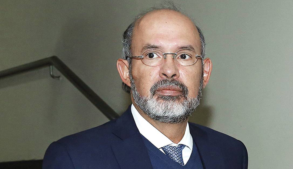 Cartel de la Toga de nuevo a los estrados