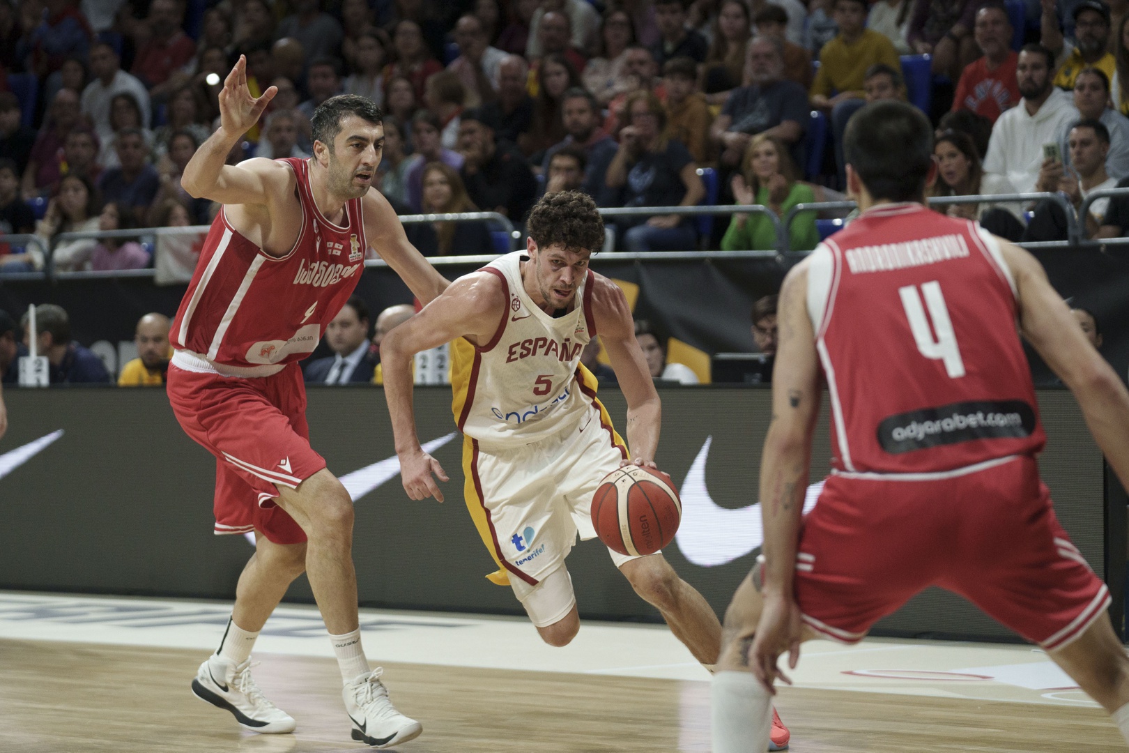 90-61. España supera con facilidad a Georgia