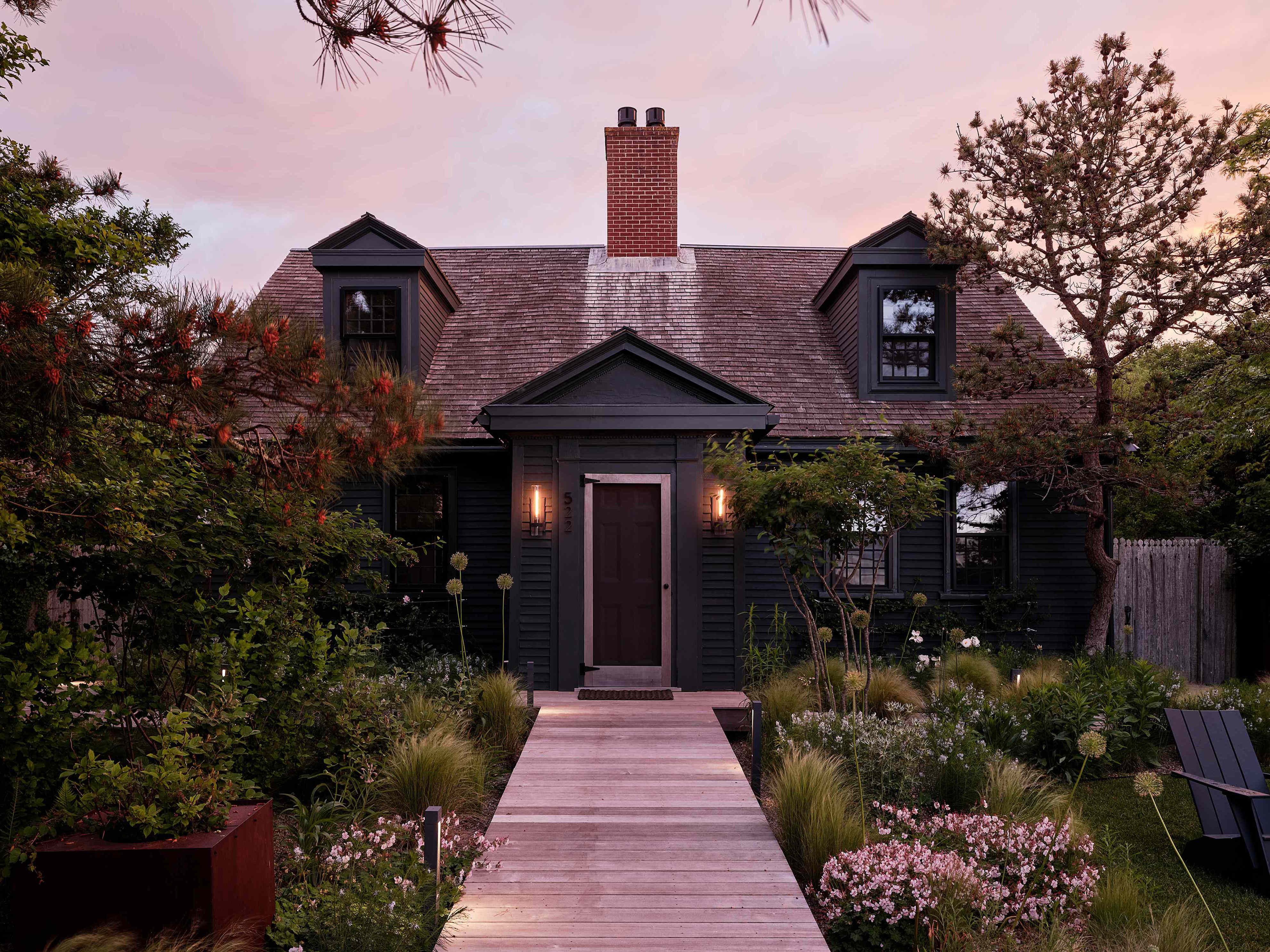 Should you leave your outdoor lights on all night? What security pros ...