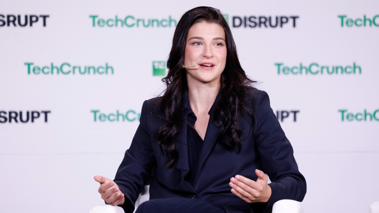 Bill Gates' daughter says they couldn't use his name until high school