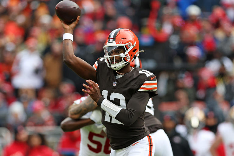Sanders, Fannin connect to give Browns lead over 49ers before halftime