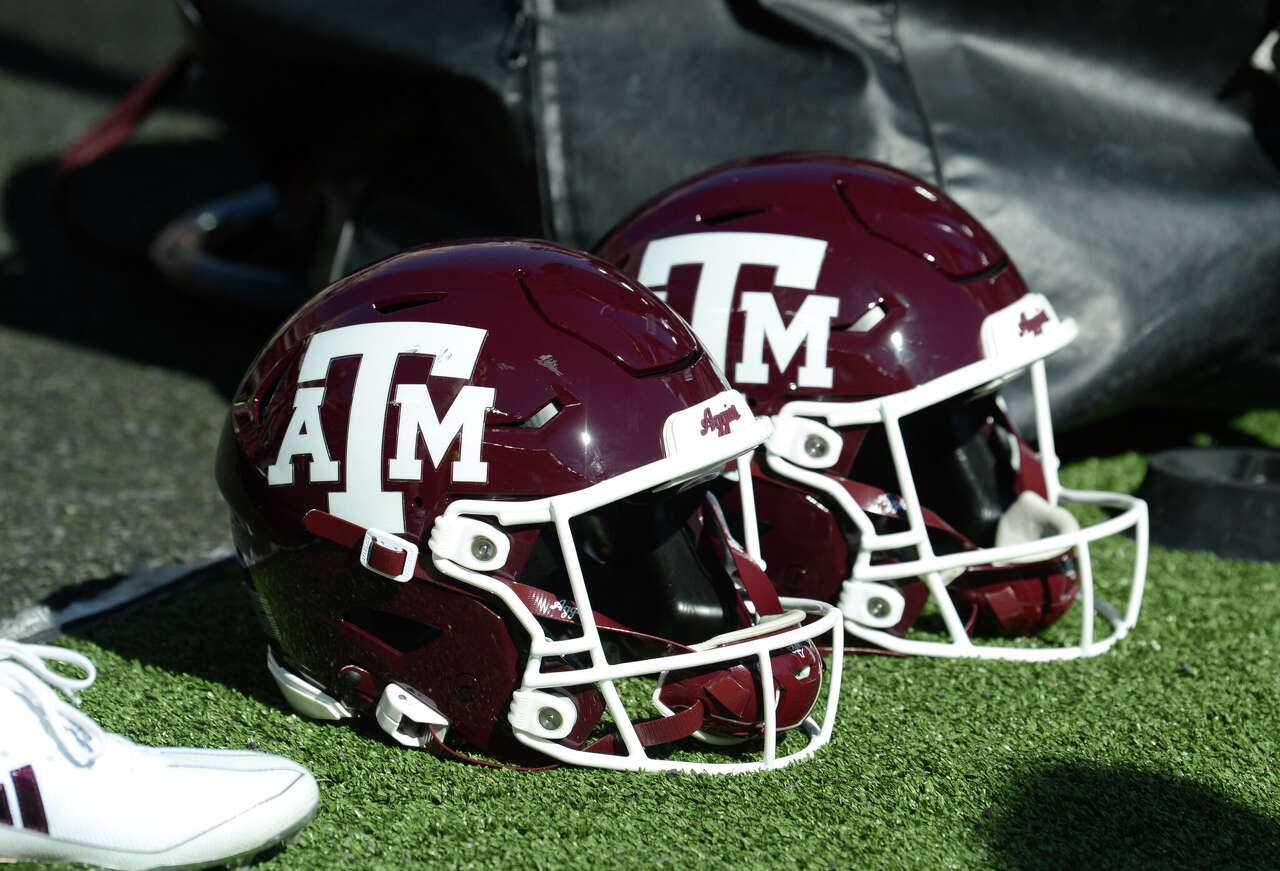 Texas A&M legend Von Miller forced to wear Longhorns jersey in lost bet