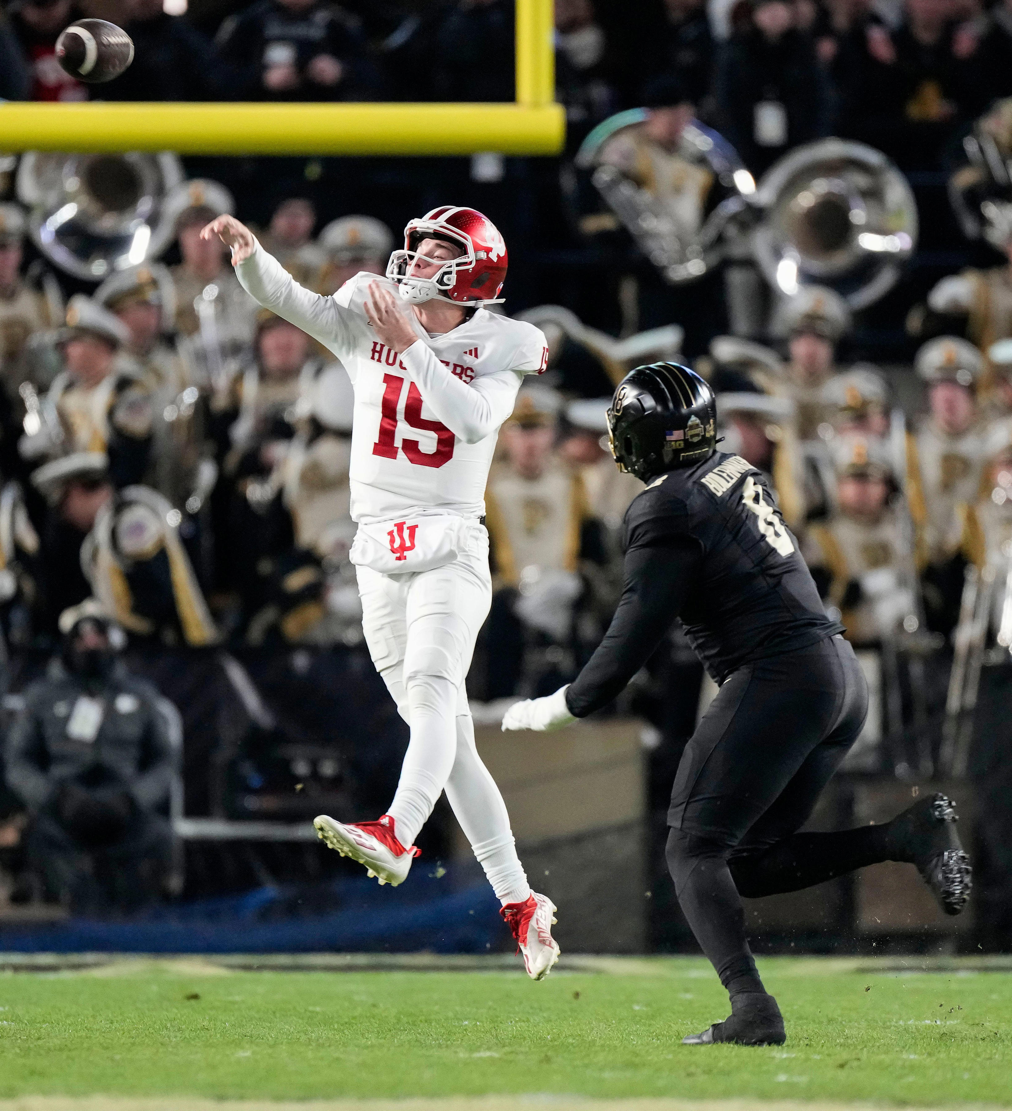 Big Ten championship game showcases Heisman Trophy favorites