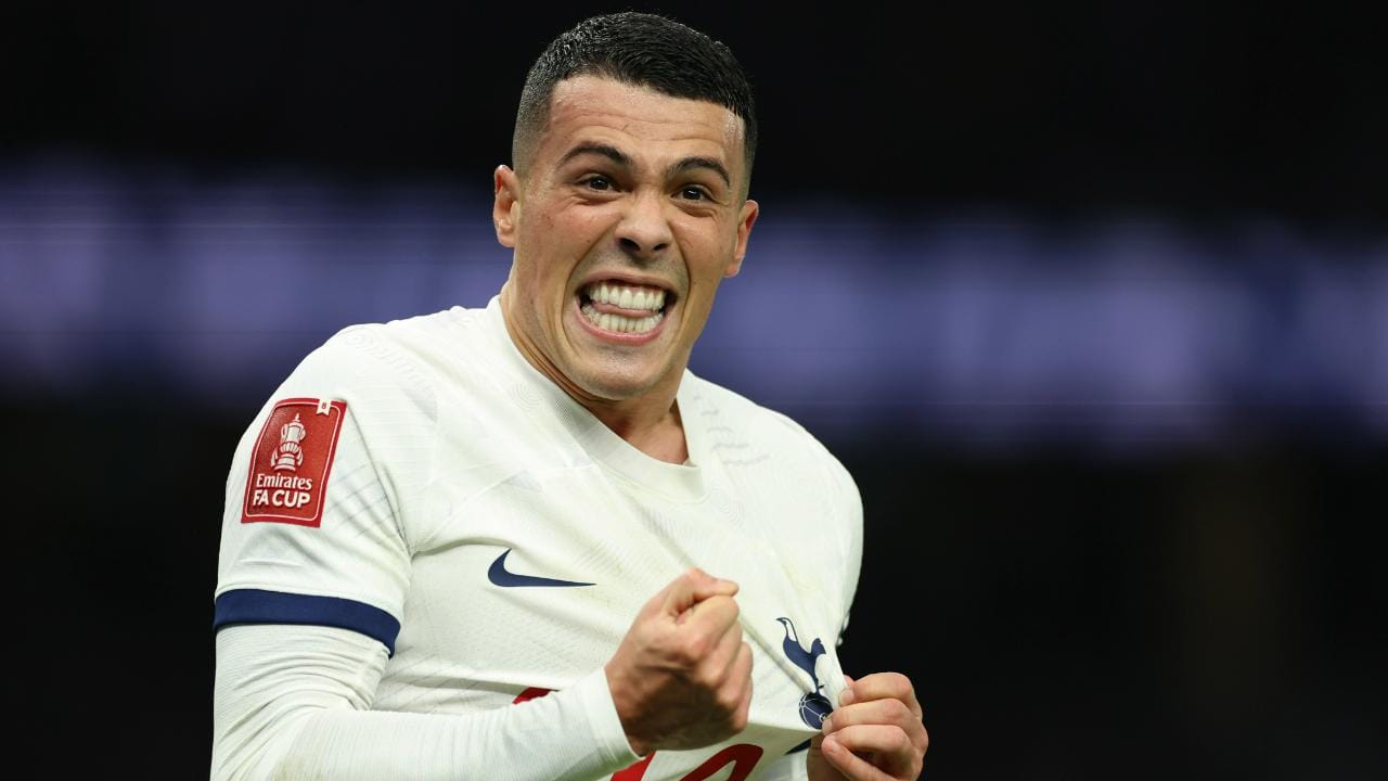 Oficial: Pedro Porro renova com o Tottenham