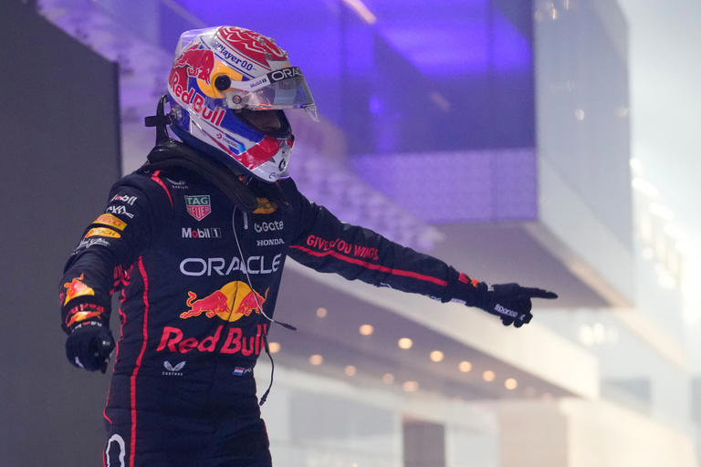 McLaren's botched strategy call helps Verstappen win Qatar GP as F1 ...