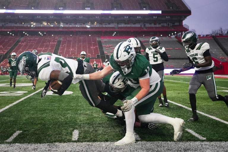 Live updates as Ramapo faces Winslow in state title game