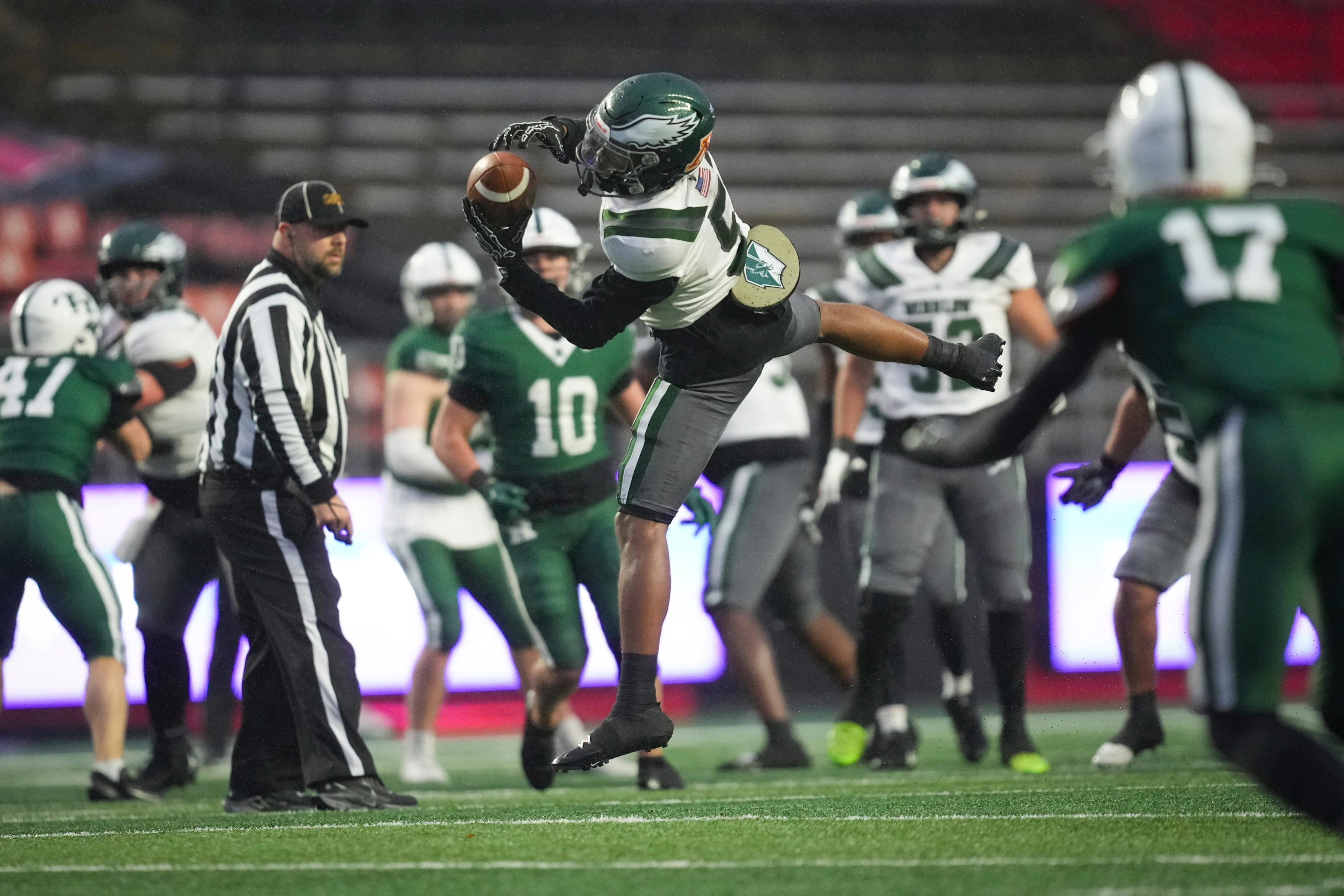 Winslow outlasts Ramapo football in back-and-forth state title game