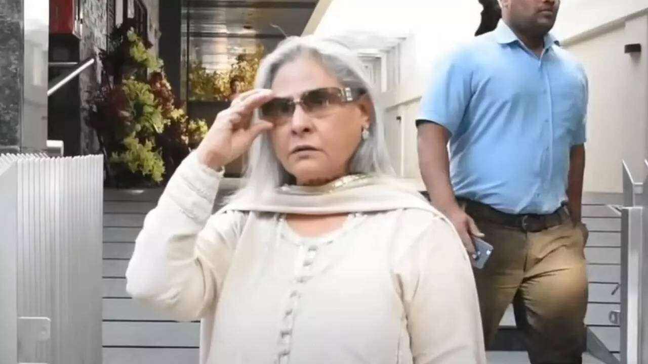 Jaya Bachchan takes a dig at young actors who tip off paparazzi, ‘Agar ...