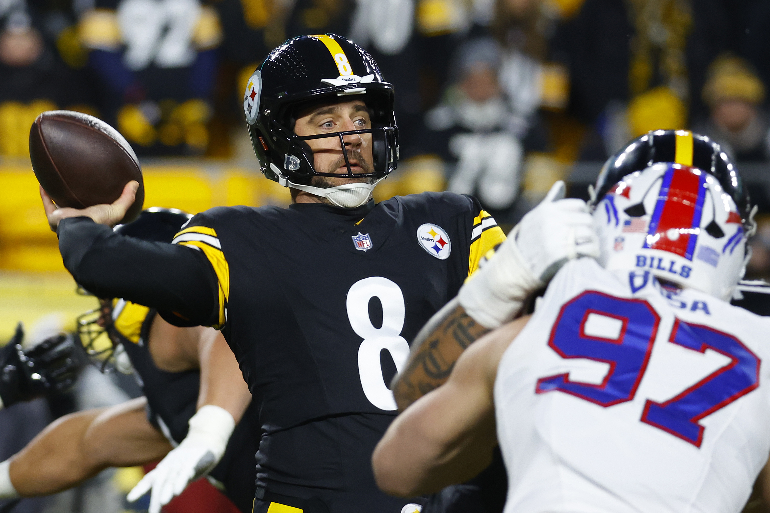 Steelers’ Aaron Rodgers exits game after huge hit leaves him bloody