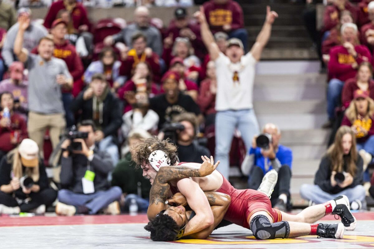 The streak is over: #3 Iowa falls at #6 Iowa State, 20-14
