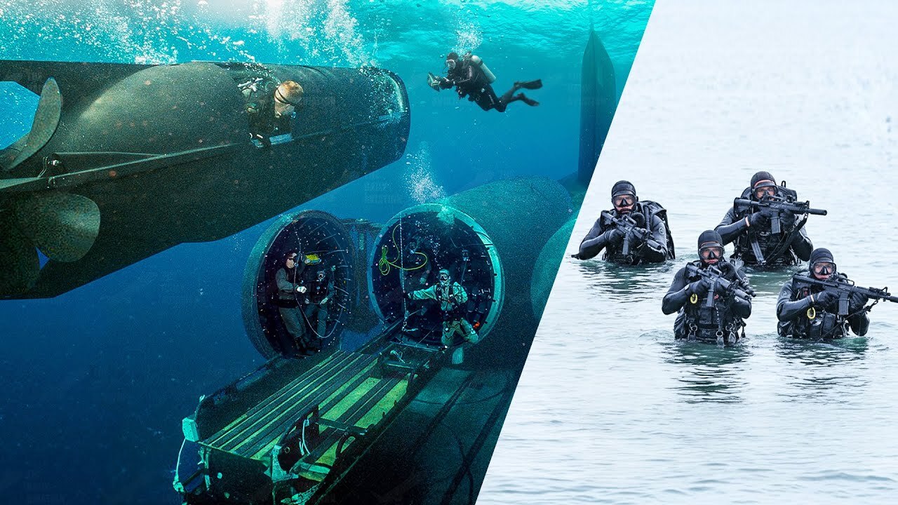 US Navy SEALs Mini Submarine in Action