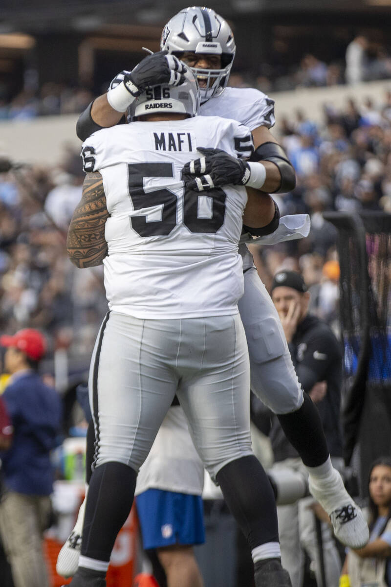 3 takeaways from Raiders’ loss: Offense sputters again — PHOTOS