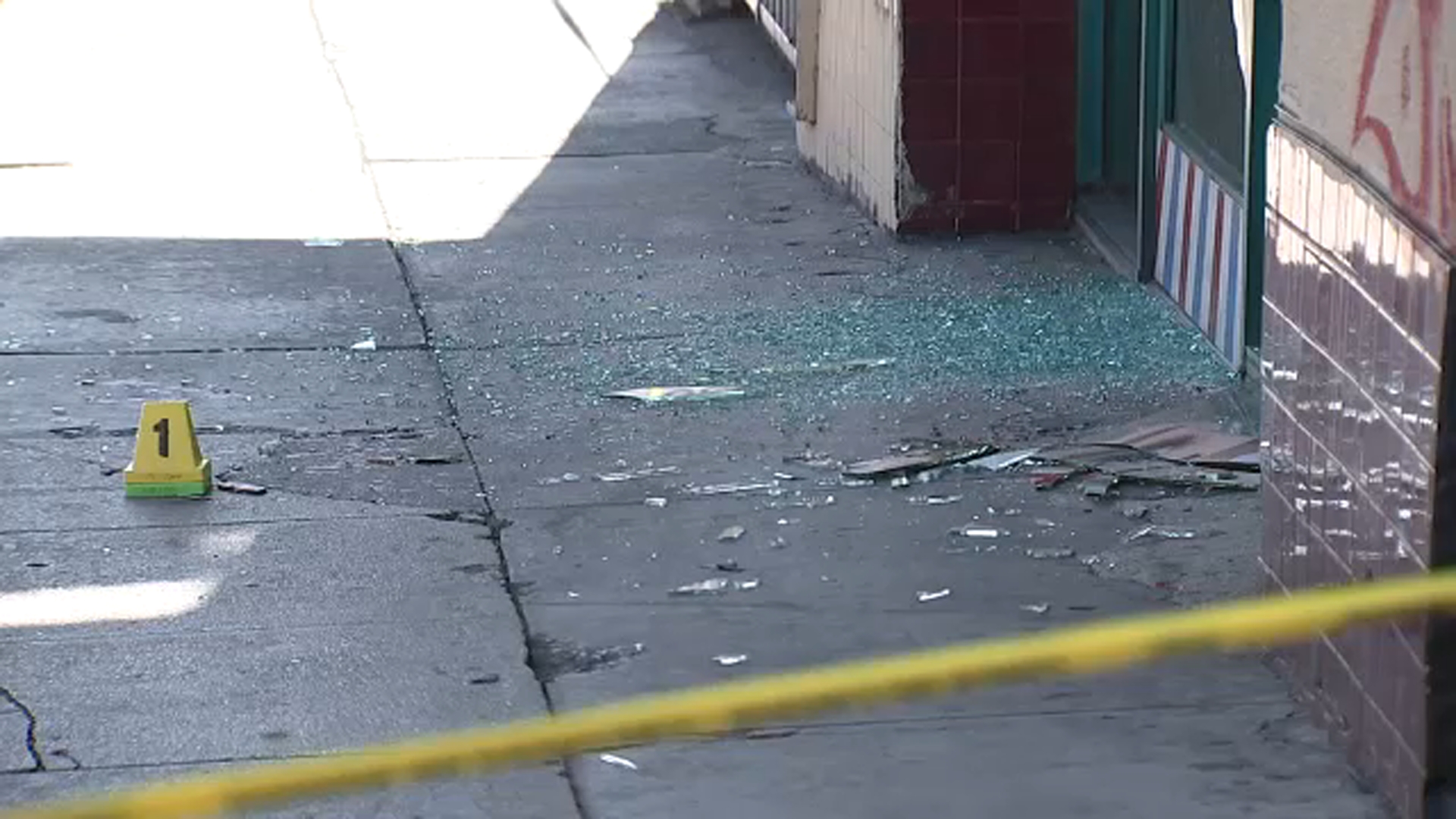 Man stabbed himself with broken glass before police shooting in ...