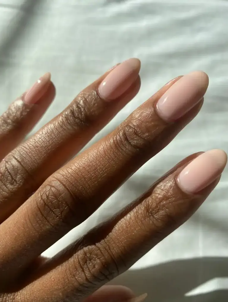 15 ideas de manicura beige para este otoño/invierno