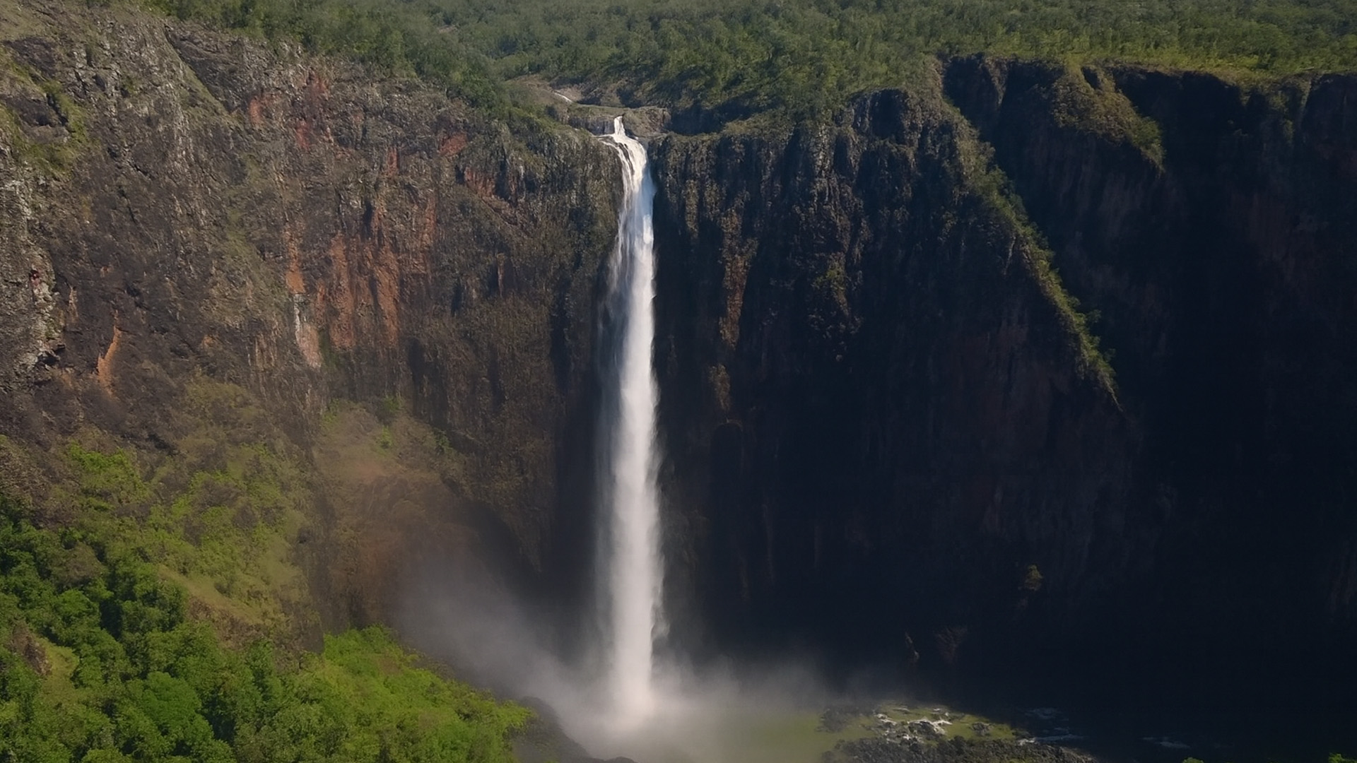 Im Herzen von Queensland: Ein spektakulärer Sturz