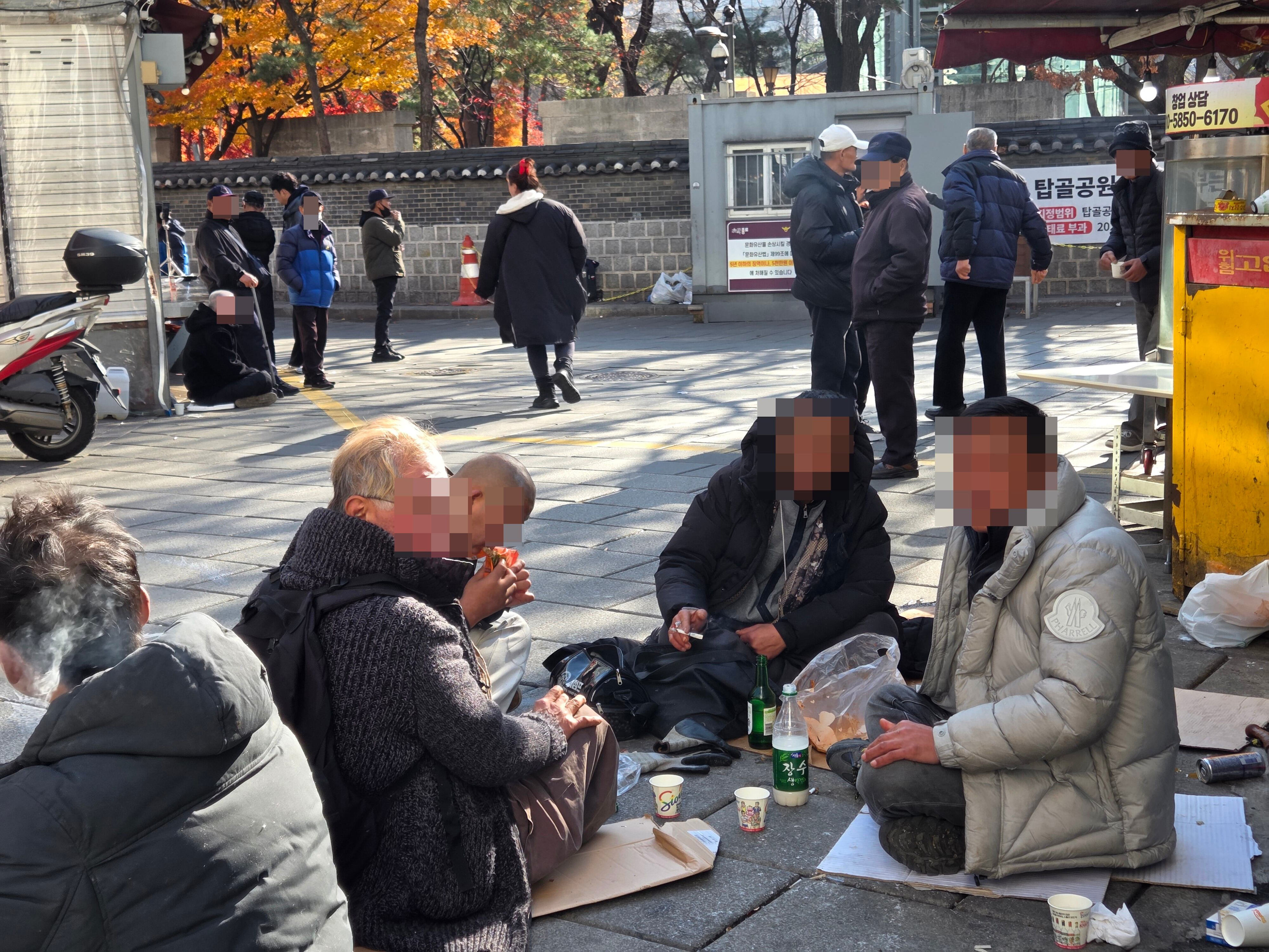 Jongno-gu Designates Tapgol Park as No-Alcohol Zone Amid Drinking ...