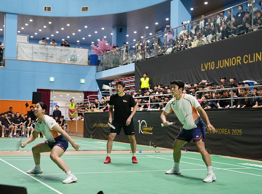 An Se-young, Lee Yong-dae Inspire 280 Athletes at Badminton Clinic