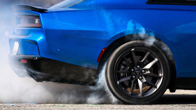 Stellantis' Inline-Six Is More Powerful Than These 5 Iconic V8 Engines