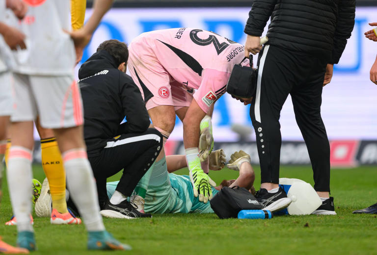 Rot im Borea-Trikot: Dynamos Teammanager für drei Spiele gesperrt