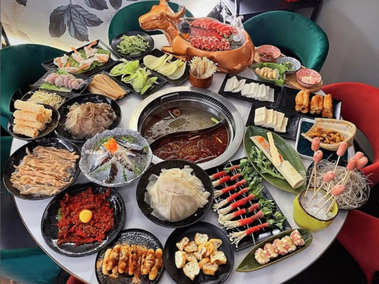 Tutti attorno al brodo fumante: l’hot pot sta conquistando Roma. Ecco i ...
