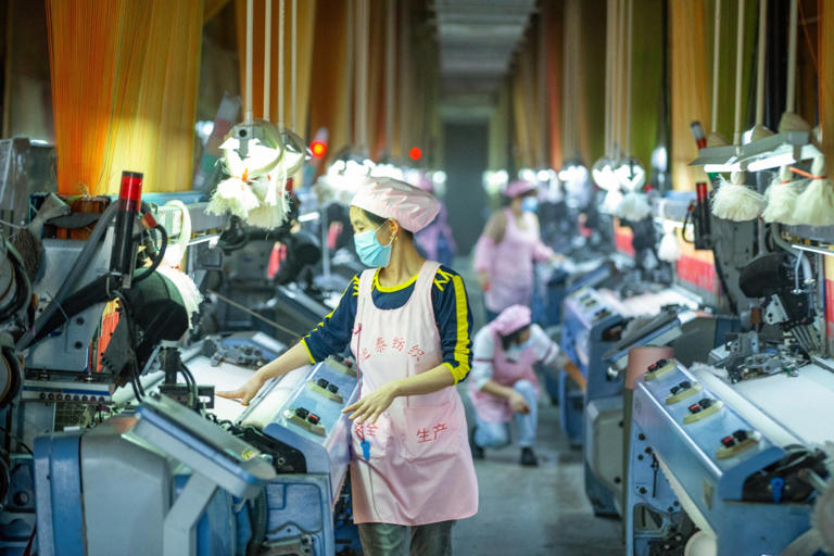 China Private Gauge Signals Weaker Manufacturing Activity
