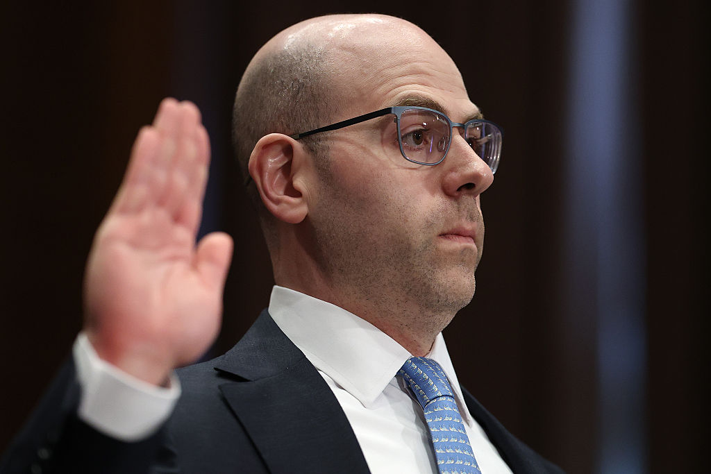 ‘We Need Relief’: Fed Governor Pushes Rate Cuts