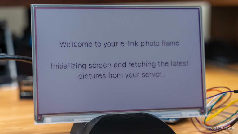 I built an E-Ink photo frame using an Arduino, E-Paper display and ...