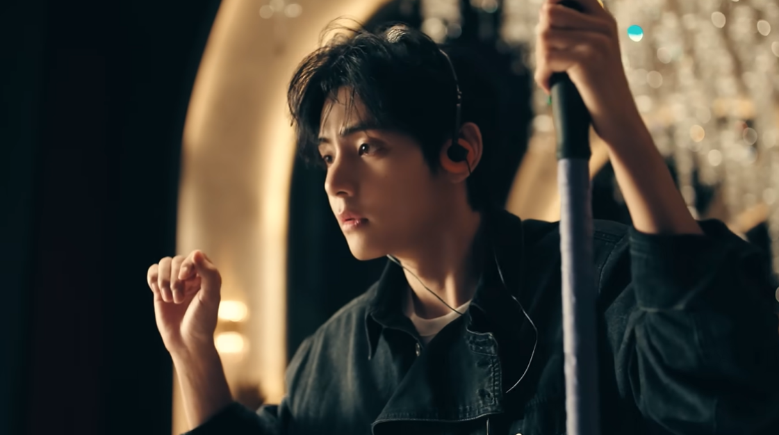 청소부로 변신한 BTS 뷔 화제