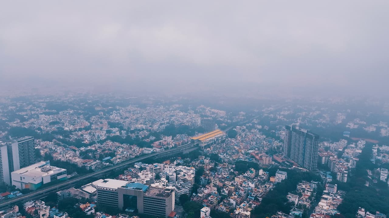 Bengaluru weather alert today: Dense morning fog, stable night ...