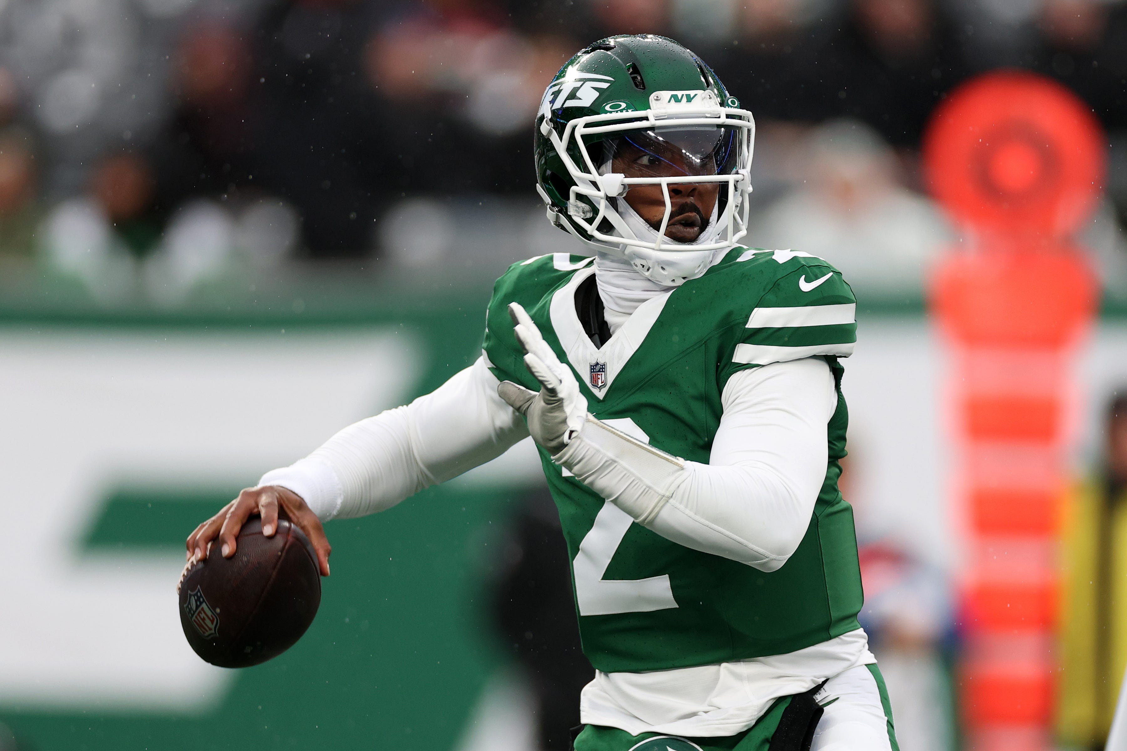 Should the Jets consider bringing in another bridge QB this offseason?
