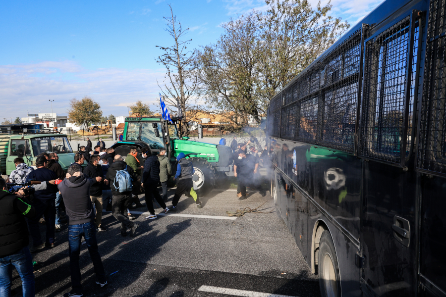 Οι αγρότες τρομάζουν την κυβέρνηση- Το Μαξίμου αναζητά νέα στρατηγική ...