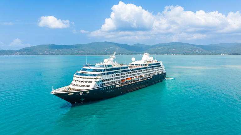 Here's What Actually Happens If You Get Left Behind By A Cruise Ship
