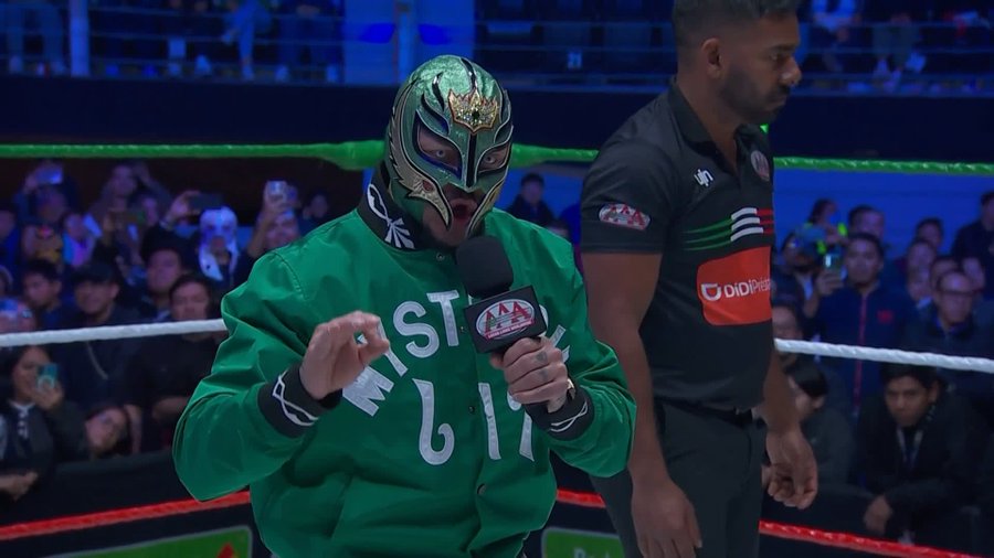 Rey Mysterio plays matchmaker for future of AAA at Guerra de Titanes