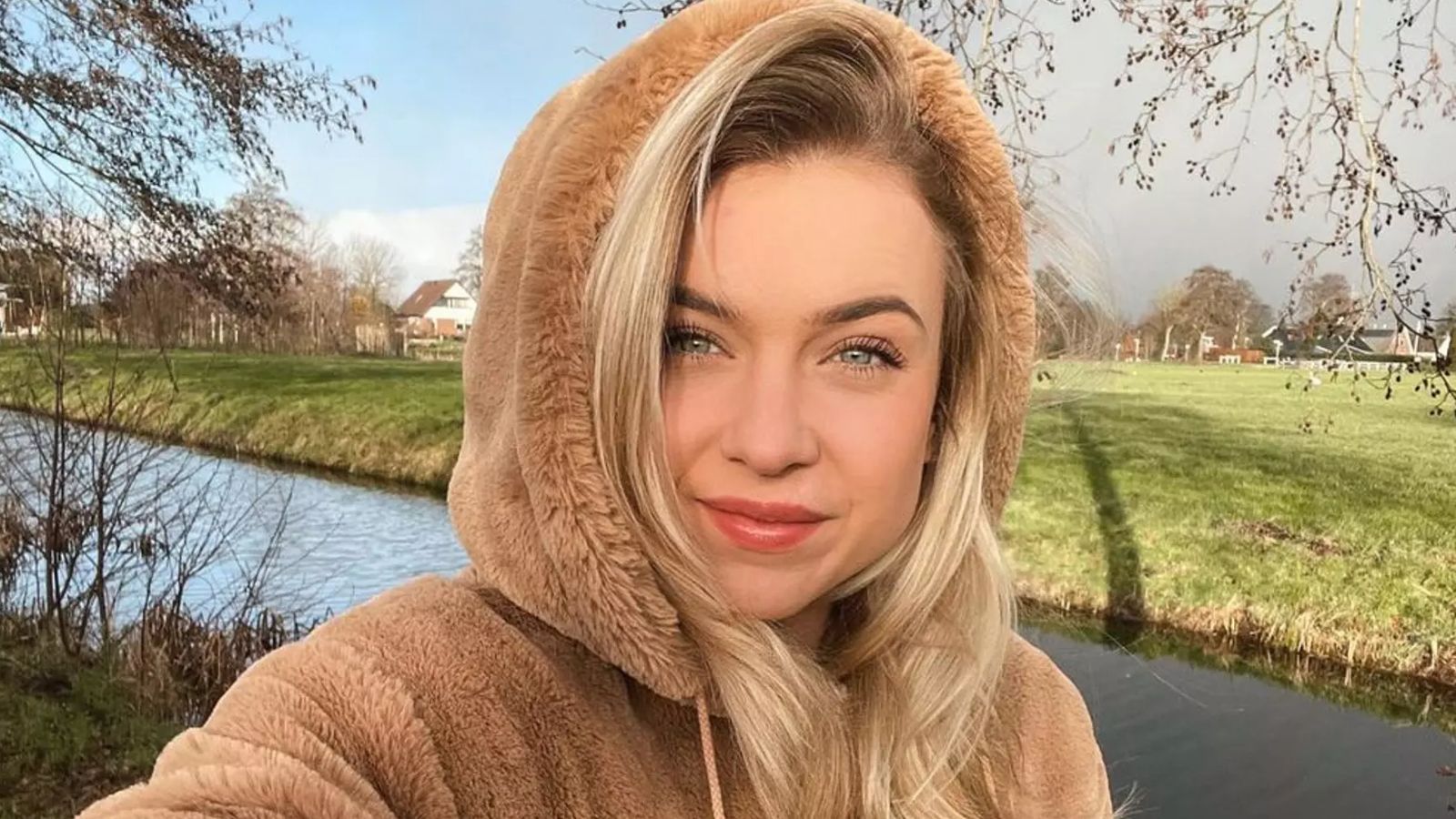 Playboy gooit een heerlijke throwback-video online van de fotoshoot met ...