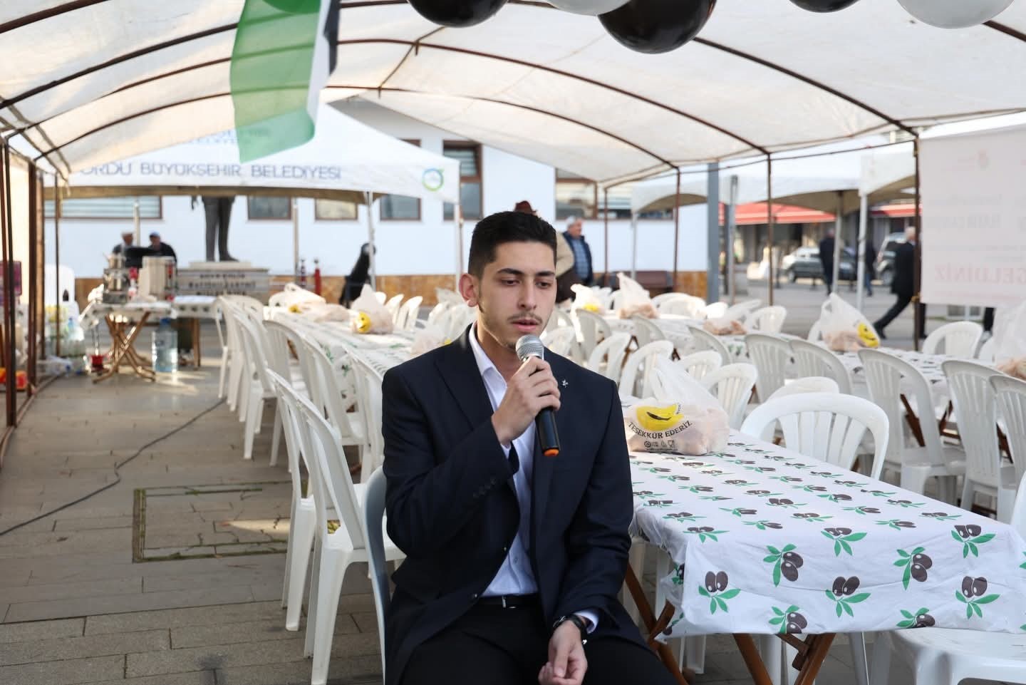 Perşembe’de Filistin’e destek için hayır çarşısı açıldı