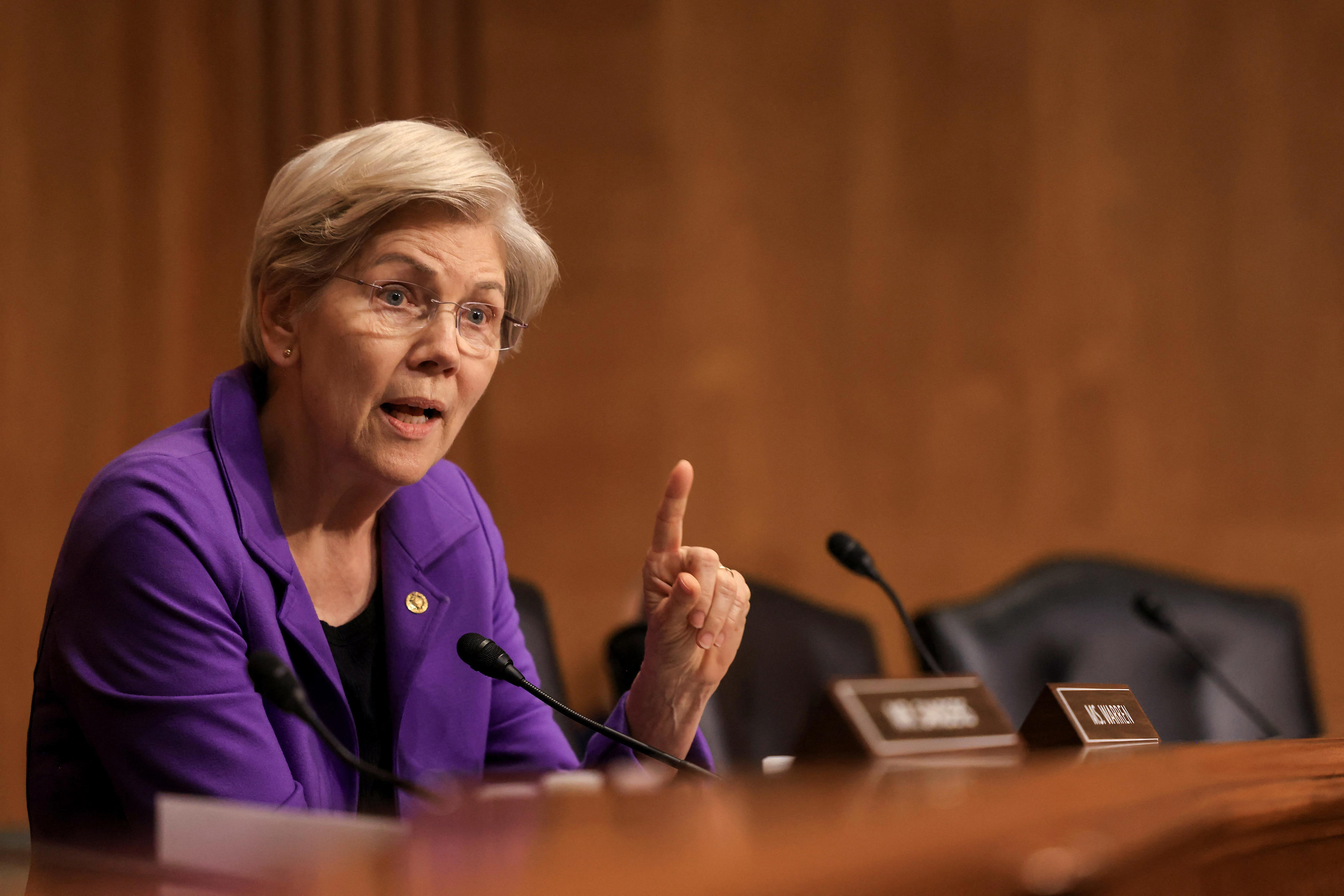 Sen. Elizabeth Warren: Education Secretary Linda McMahon should resign