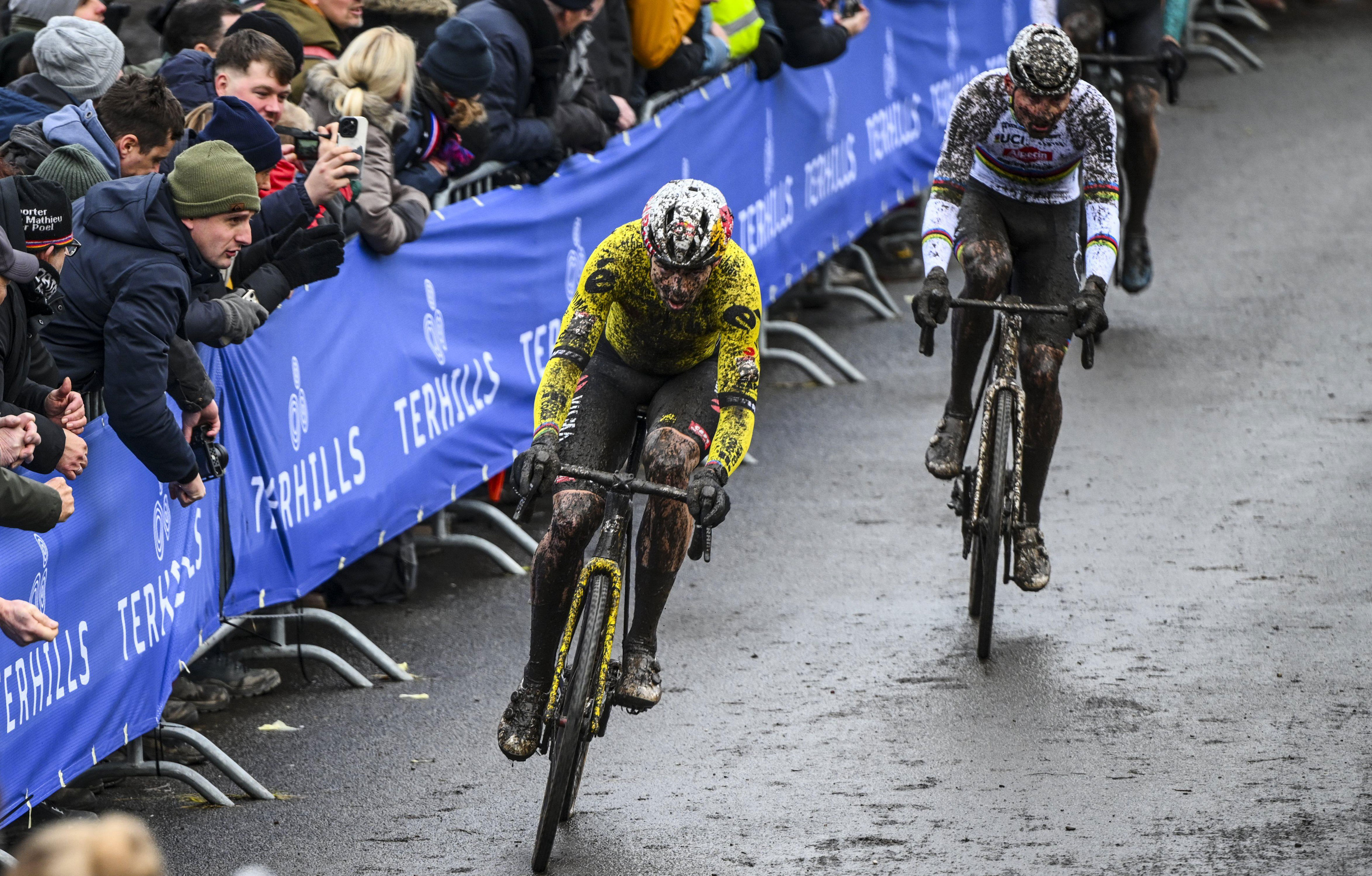 Wout van Aert onthult crossprogramma: minstens vijf duels met Van der ...