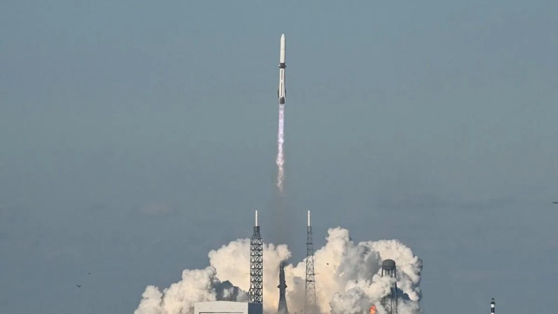 Bezos vs Musk: How Blue Origin's New Glenn 9x4 aims to challenge SpaceX ...