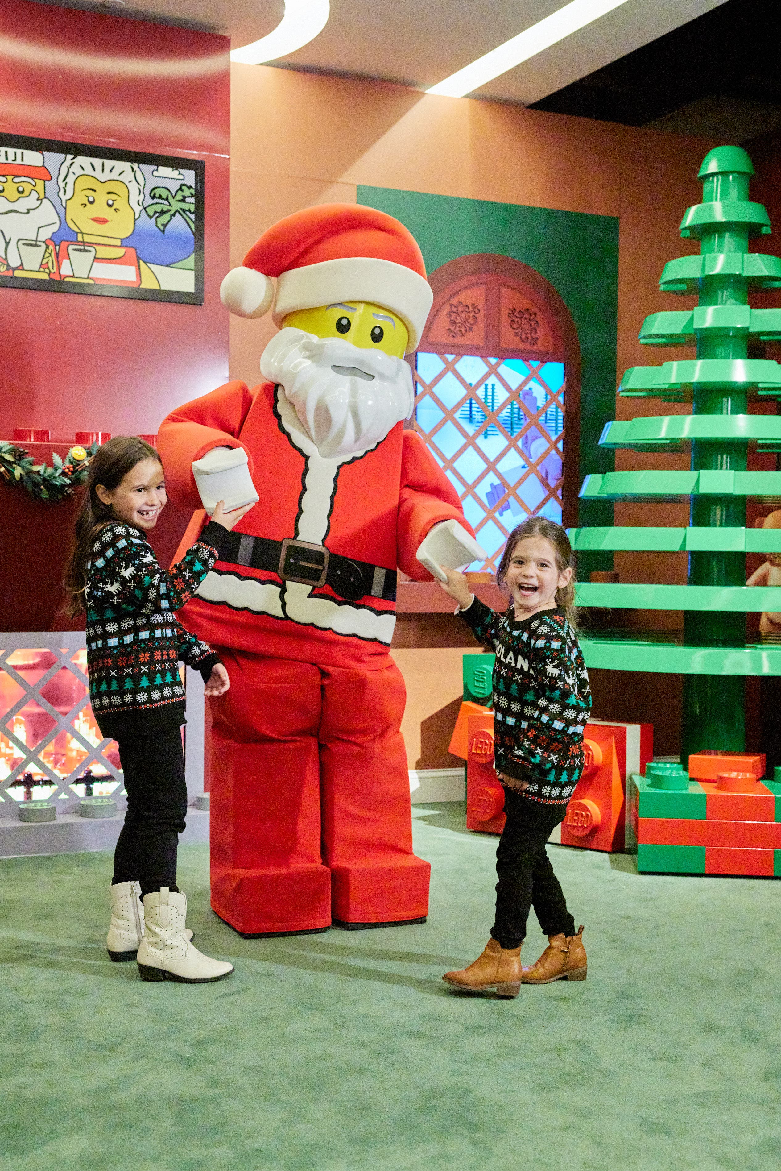 Legoland New York's Holiday Bricktacular Back To Build Holiday Spirit ...