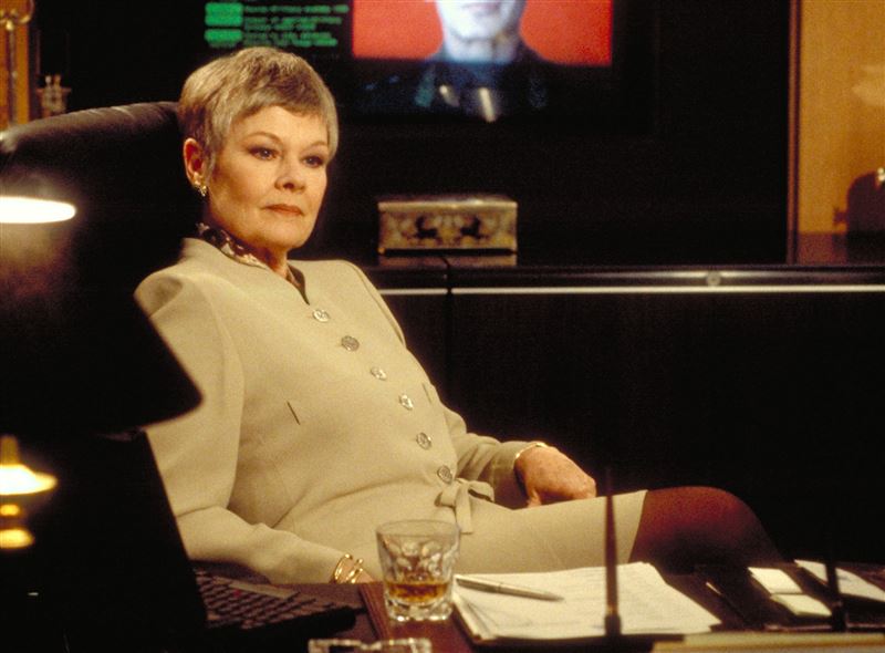 90歲《007》M夫人眼疾惡化「無法認出任何人」 認了恐難再演戲