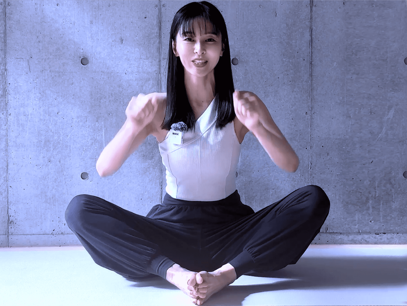 体重が落ちにくい人はこれだけやってみて〈たった1回〉ガチガチ股関節を解消し代謝を高めるストレッチ